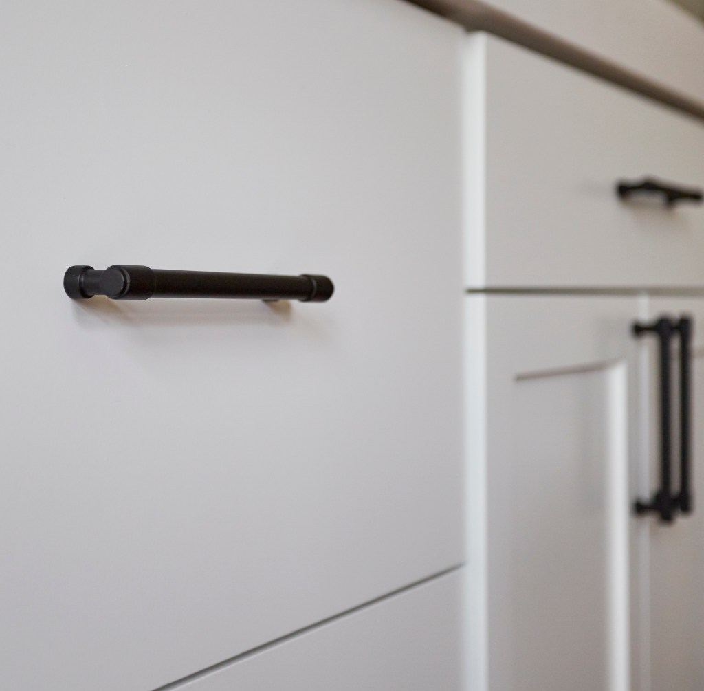 smi-melam-kitchen-island-hardware-1 – River North Design District